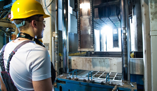 THINK SAFETY, TALK SAFETY: New Revision of AS 4024.1 Series of ...