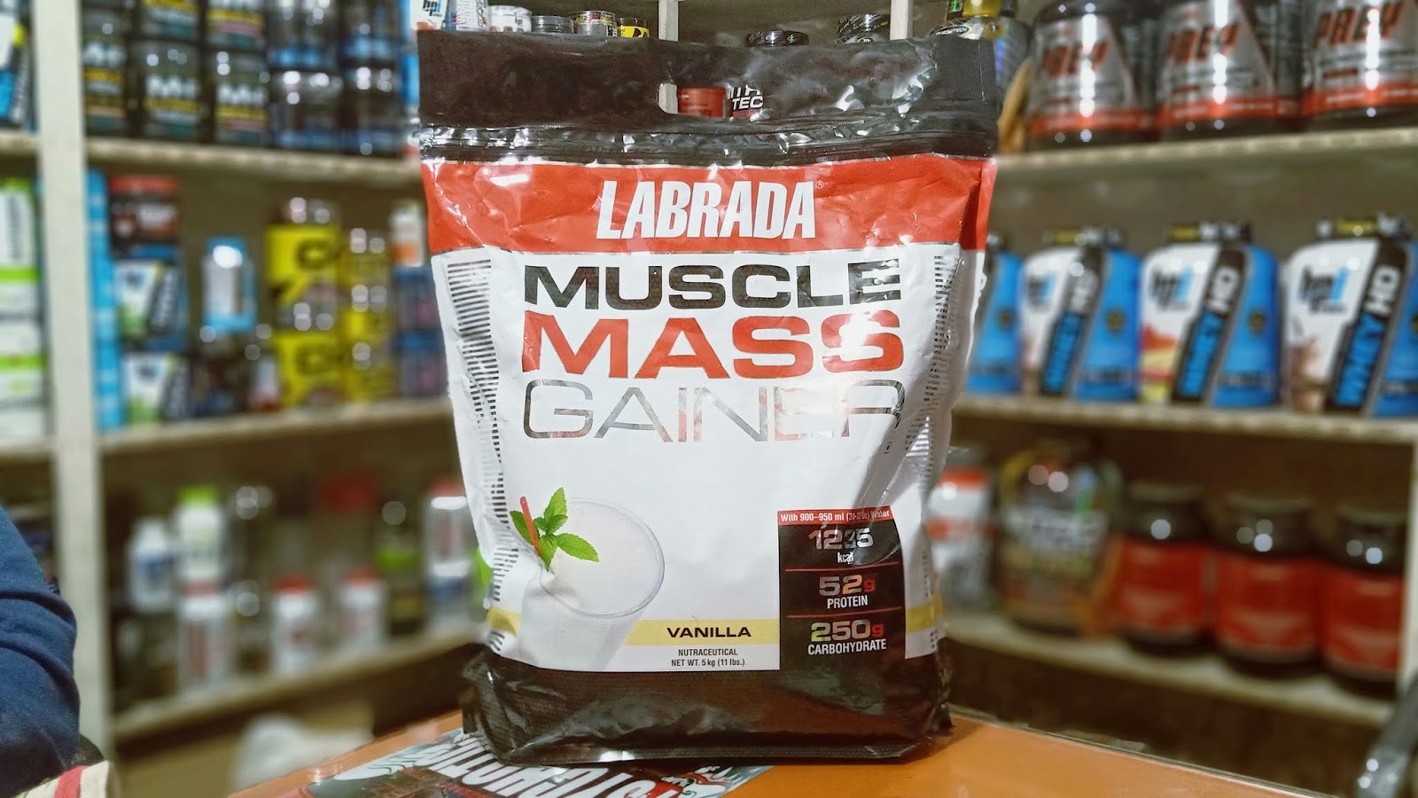 Labrada Muscle Mass Gainer - 11 lbs Vanilla 1235 Calories - NCR Food ...