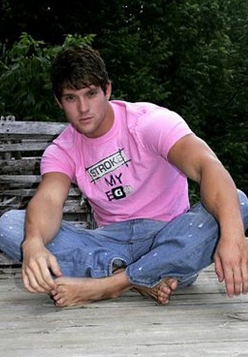 Fashion 4 men: Sexy Leighton Stultz