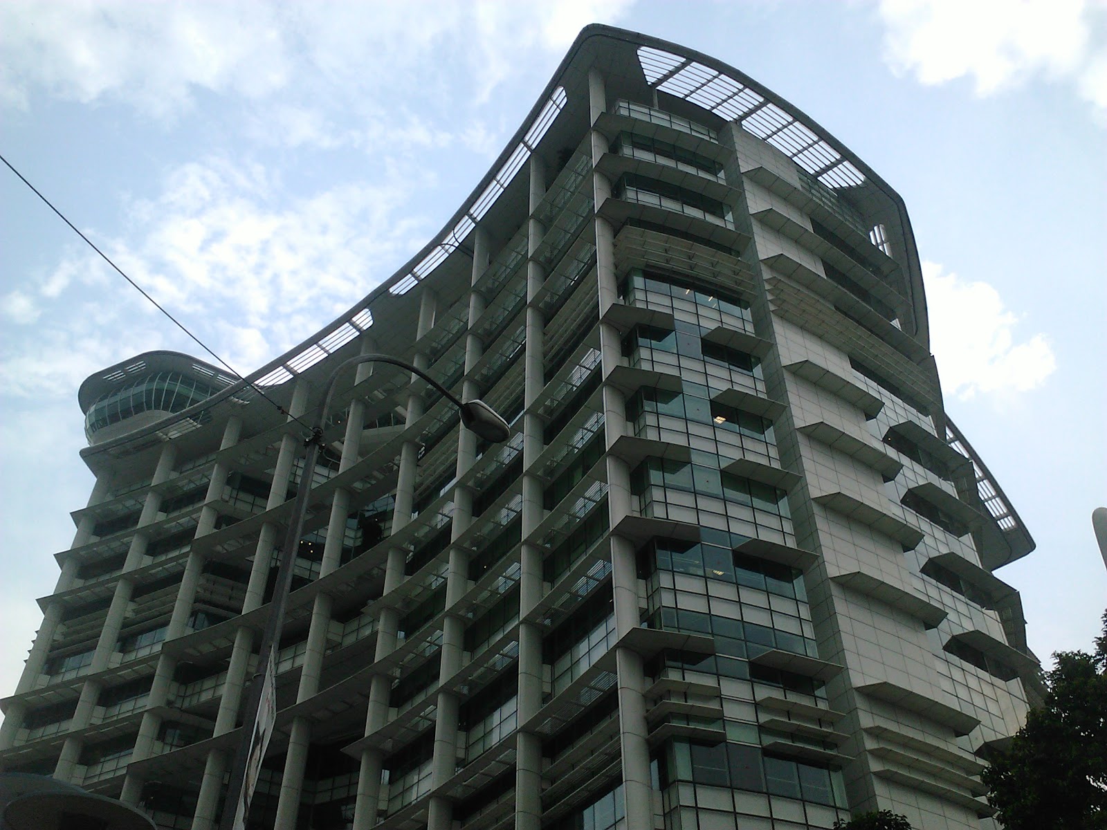 Frenzeelo: A Tour of Singapore's National Library Building