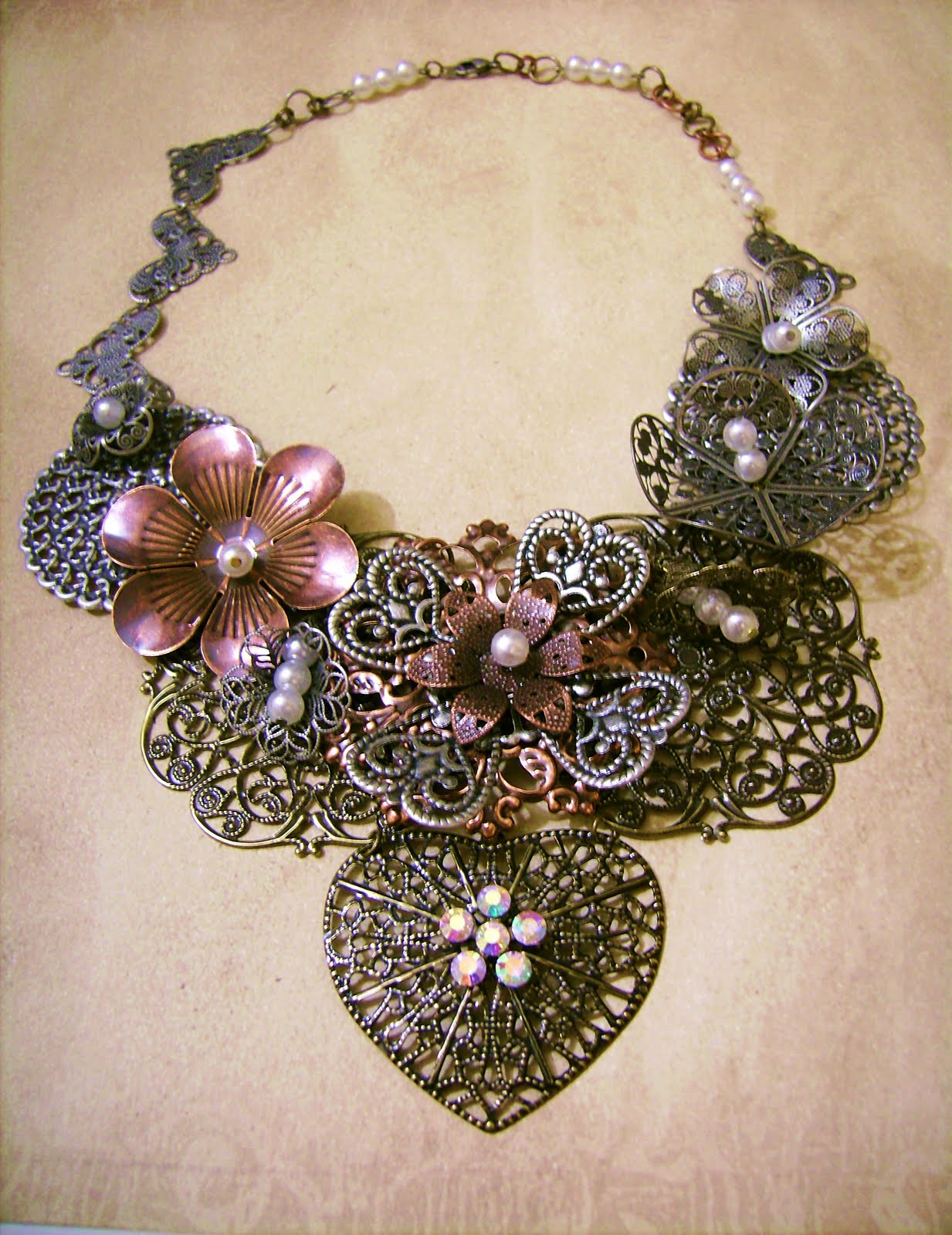 A.MUse: Filigree flowers