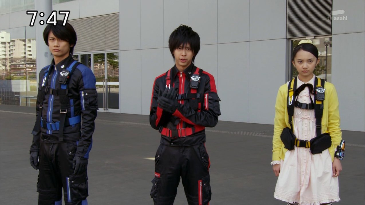 Henshin Grid: Go-Busters 14 Photos