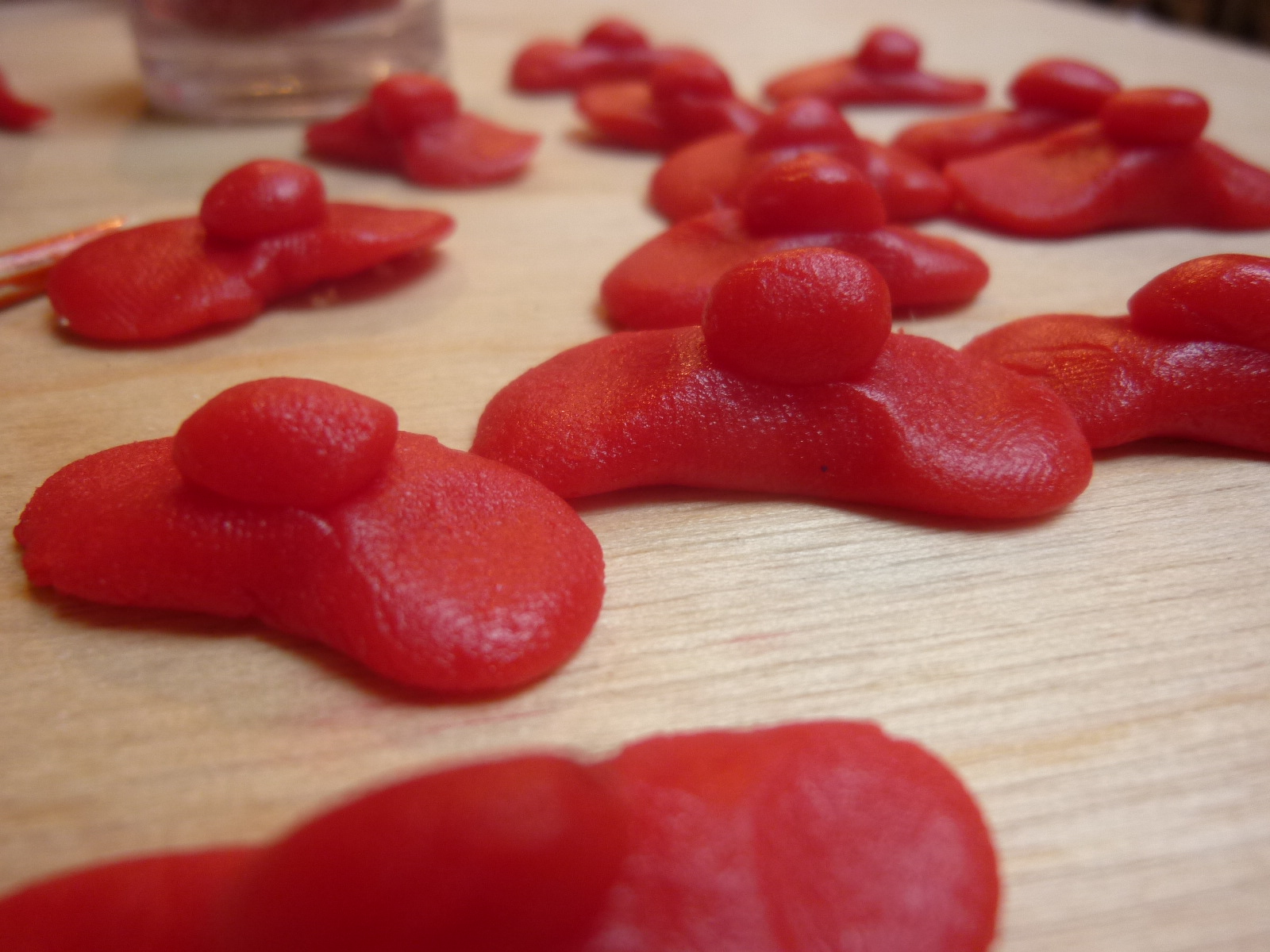 Hello Kidney Cake Pops – Diary of a Mad Hausfrau