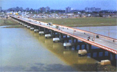 click of SURAT: Bridge across river Tapti near Makaipool
