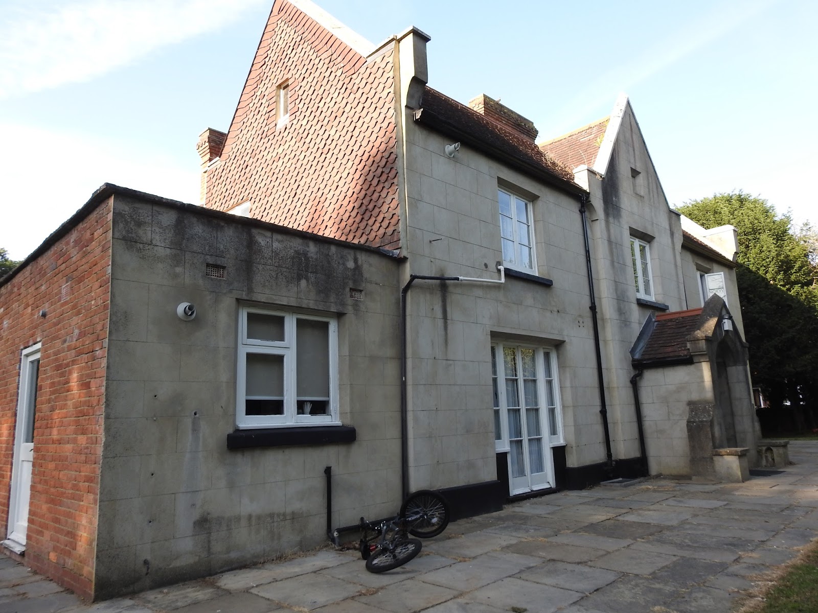 Crawley Old Town: ELEVEN PICTURES: Bewbush Manor