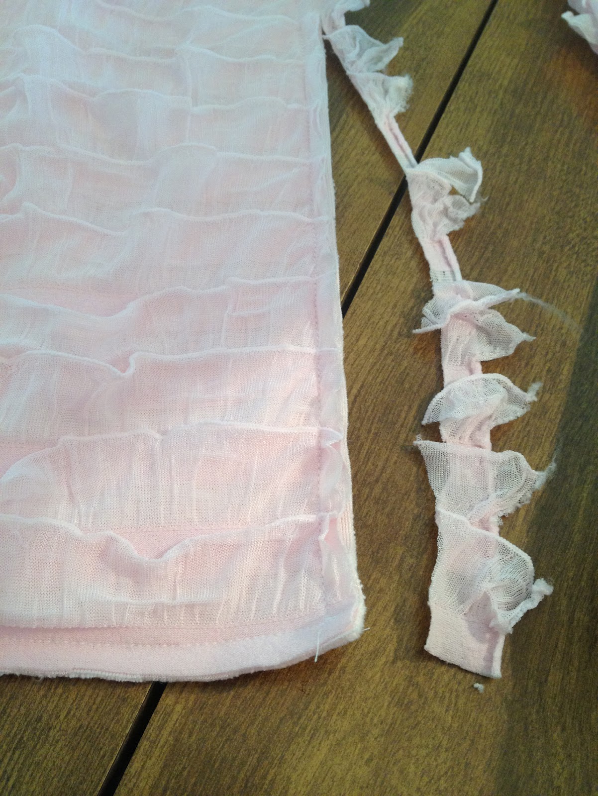 Fabric Mill: Ruffle Minky Blanket Tutorial