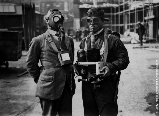 Old Pictures of People Wearing Gas Masks During the 1920s and 1930s ...