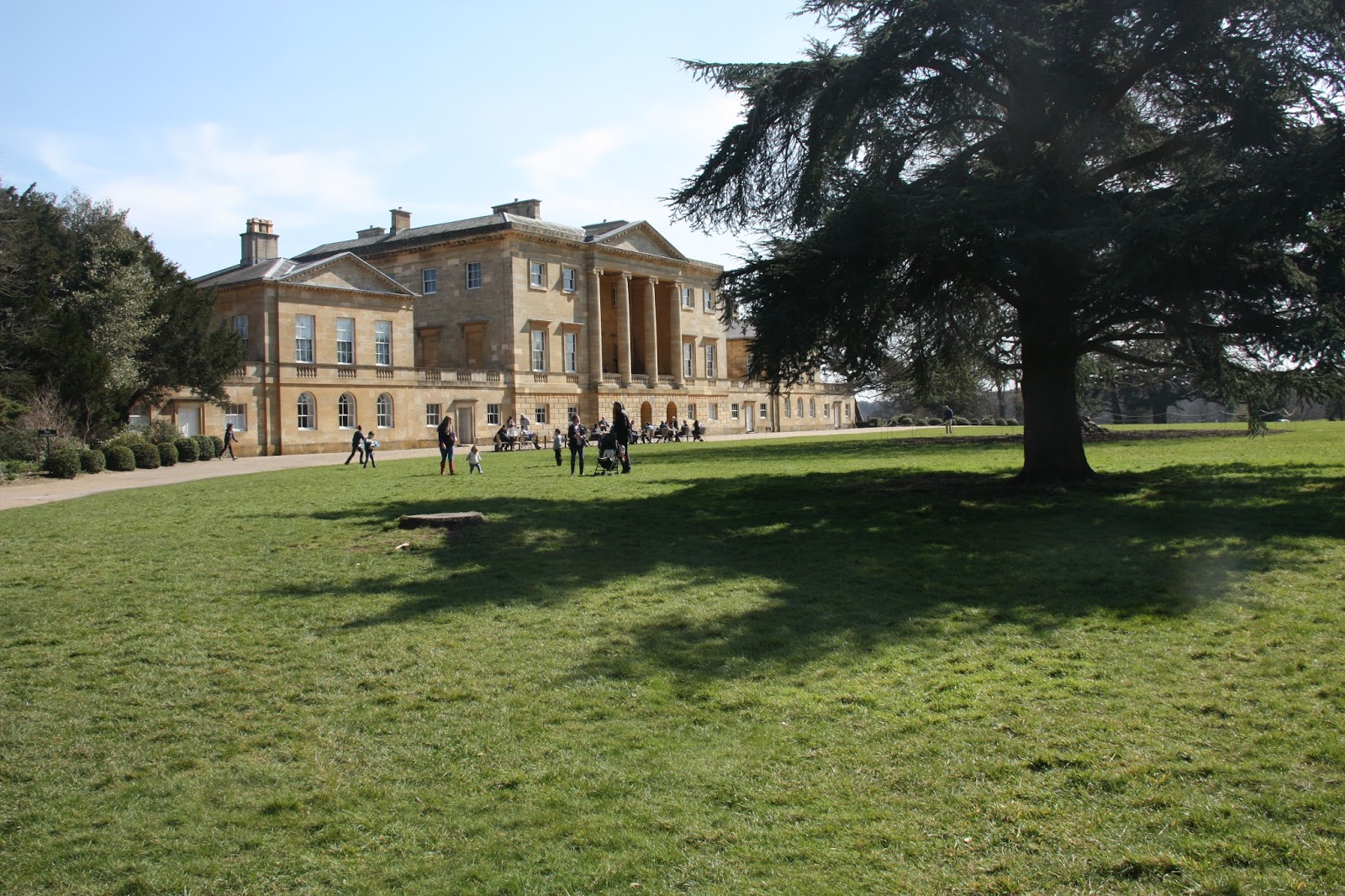 A Film Utopia: "Mr Bennet! Have you heard!? Netherfield Park is let at ...