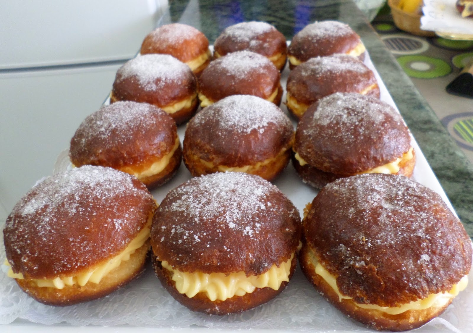 Mi pastelería: Bombas rellenas de crema pastelera