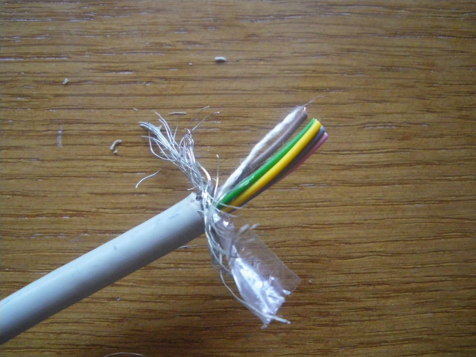 Configuracion y Mantenimiento de Computadoras: Armar un cableado.