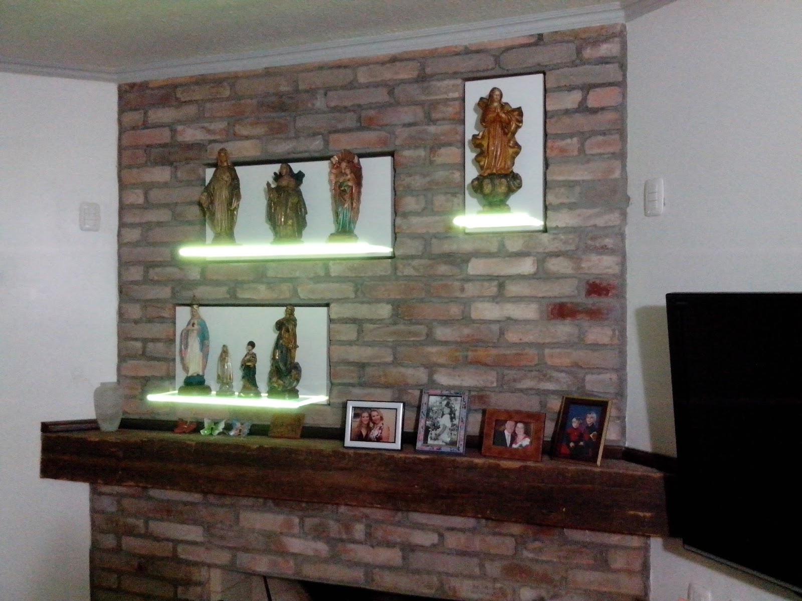 PHI Movelaria: Nichos com iluminação em LED.