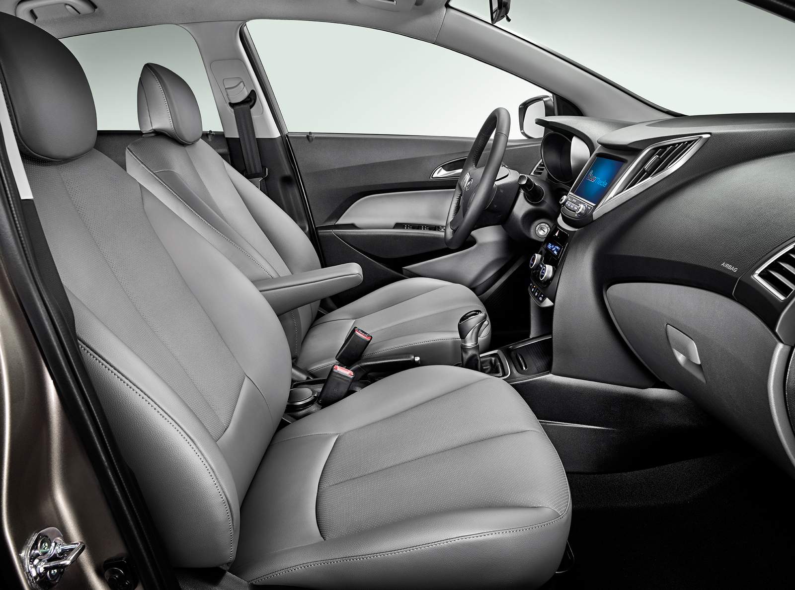 Novo Hyundai HB20S 2016: preços, consumo e detalhes