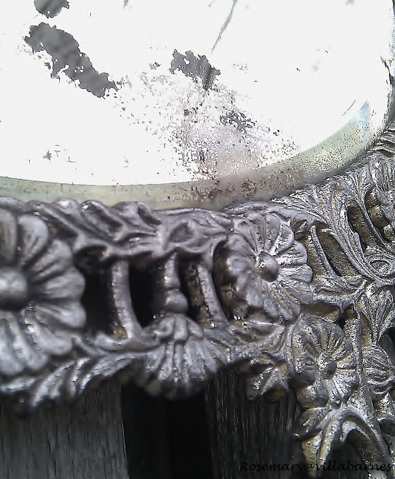 villabarnes: Tarnished and Aged