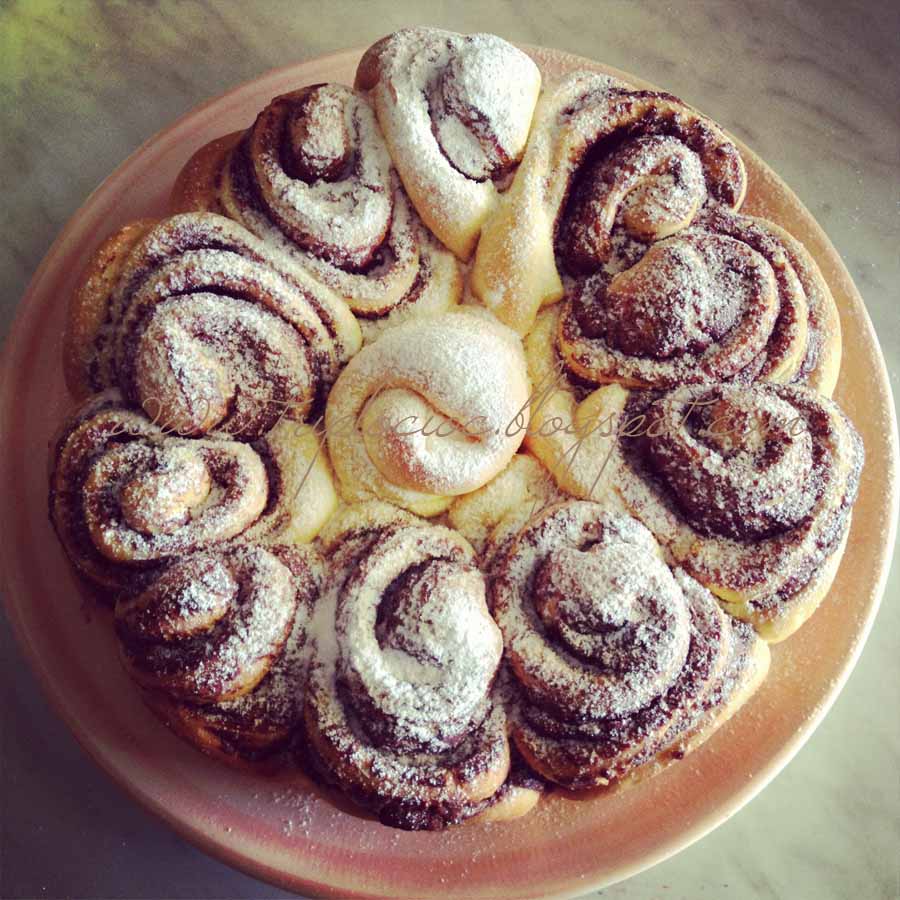 Il Mondo di Milla: Torta di rose alla nutella