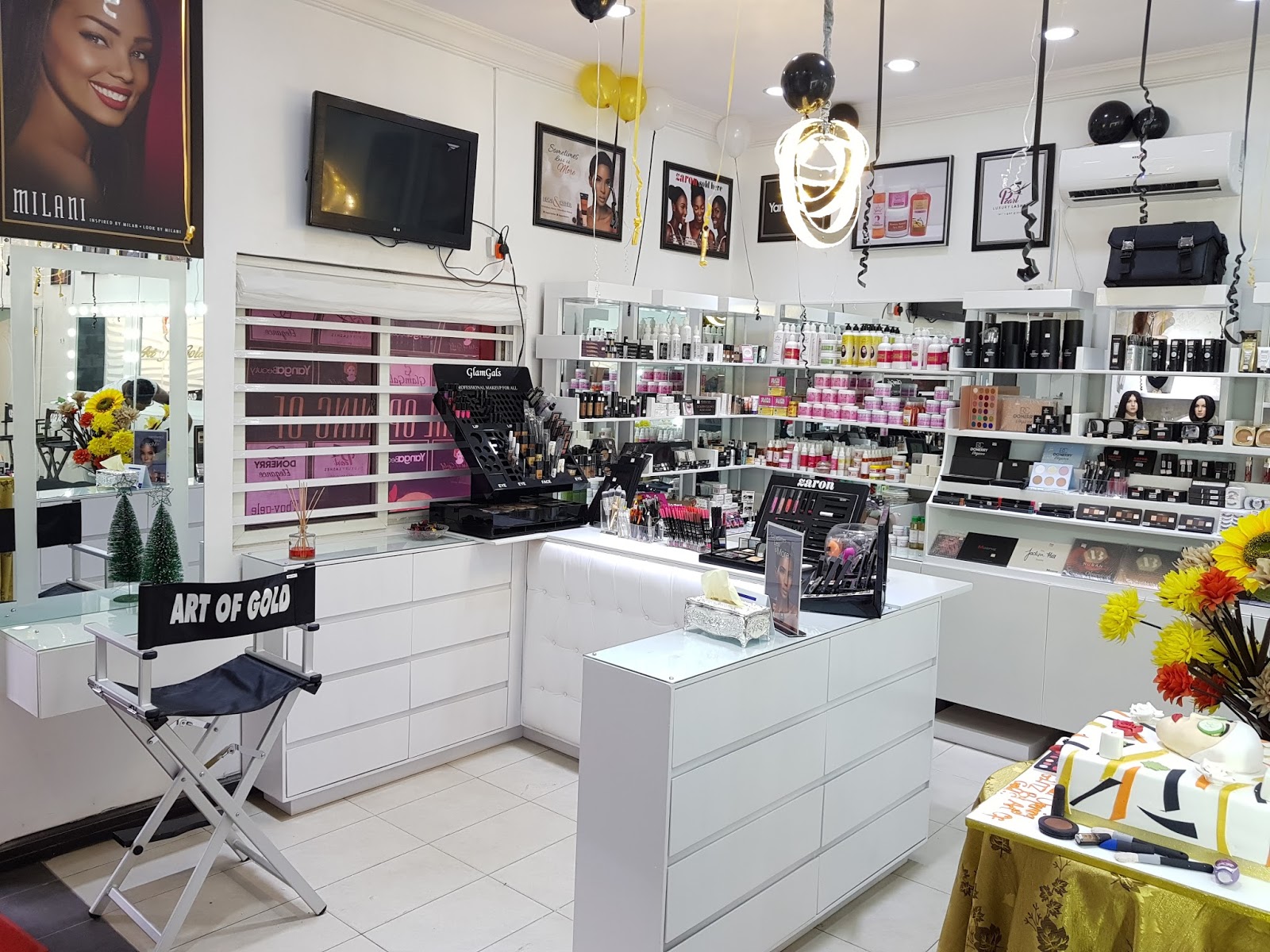 Glitz by Artofgold premium center: Makeup Studio, training-center, Spa ...