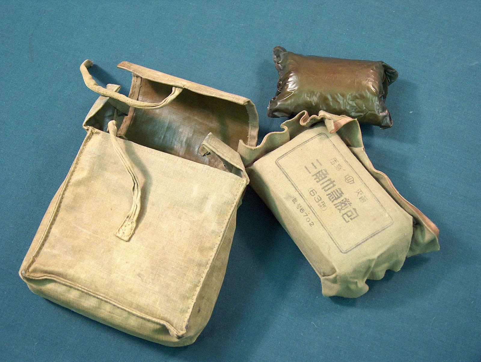 Webbingbabel: North Vietnamese First Aid Pouch