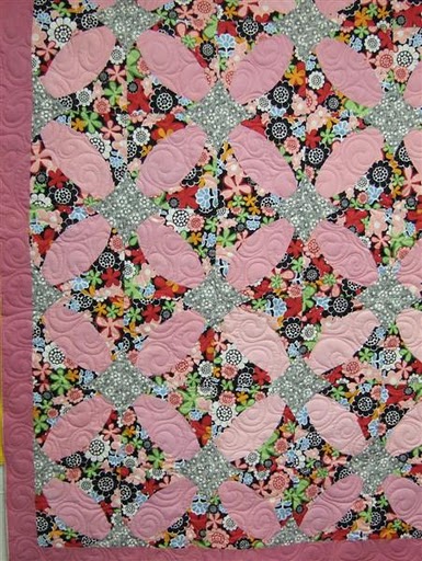 Crafty Sewing & Quilting: Getting Up Close with Overall Swirl Quilting