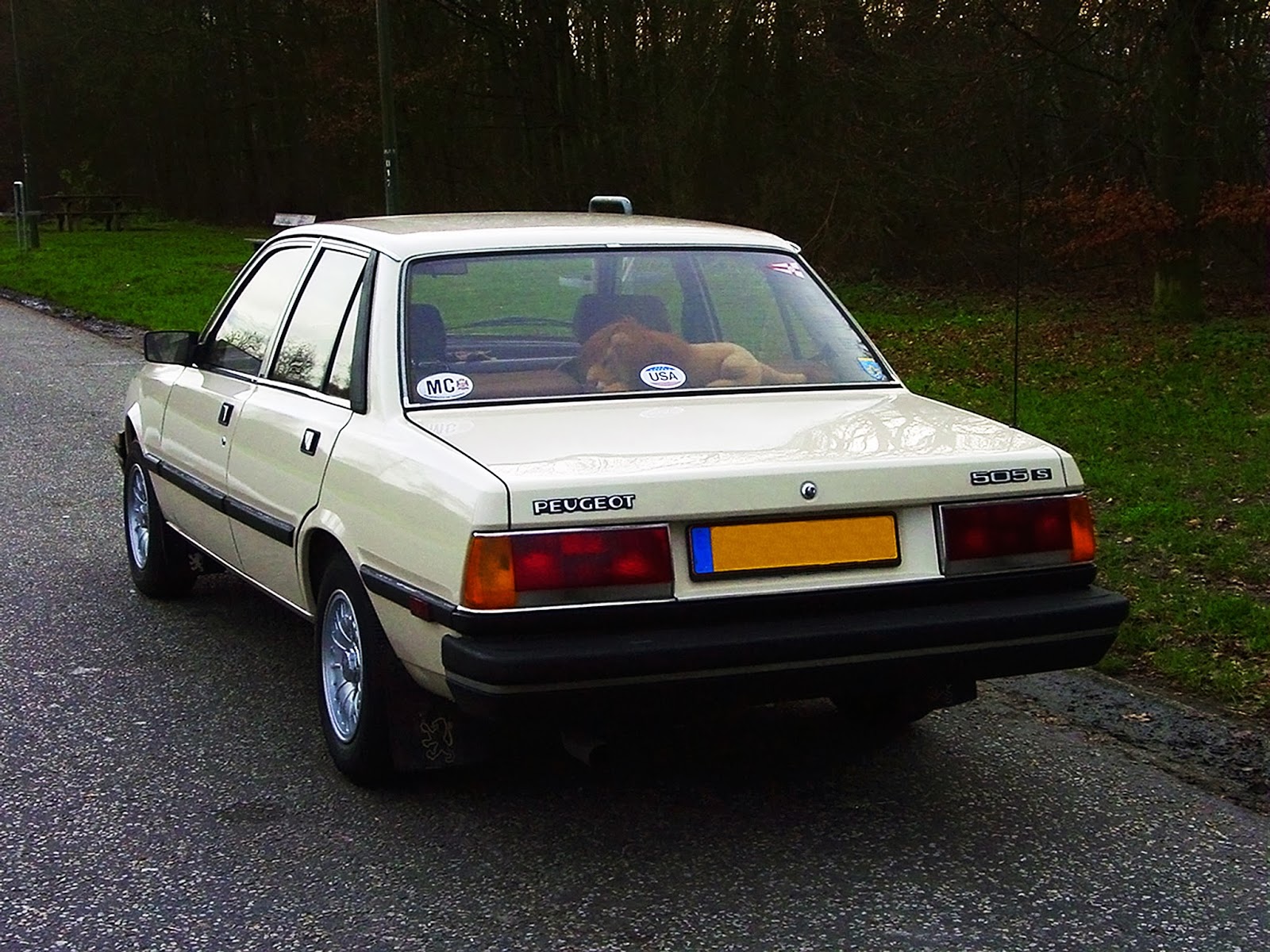 Curiosités automobiles et voitures de collection: La carrière ...