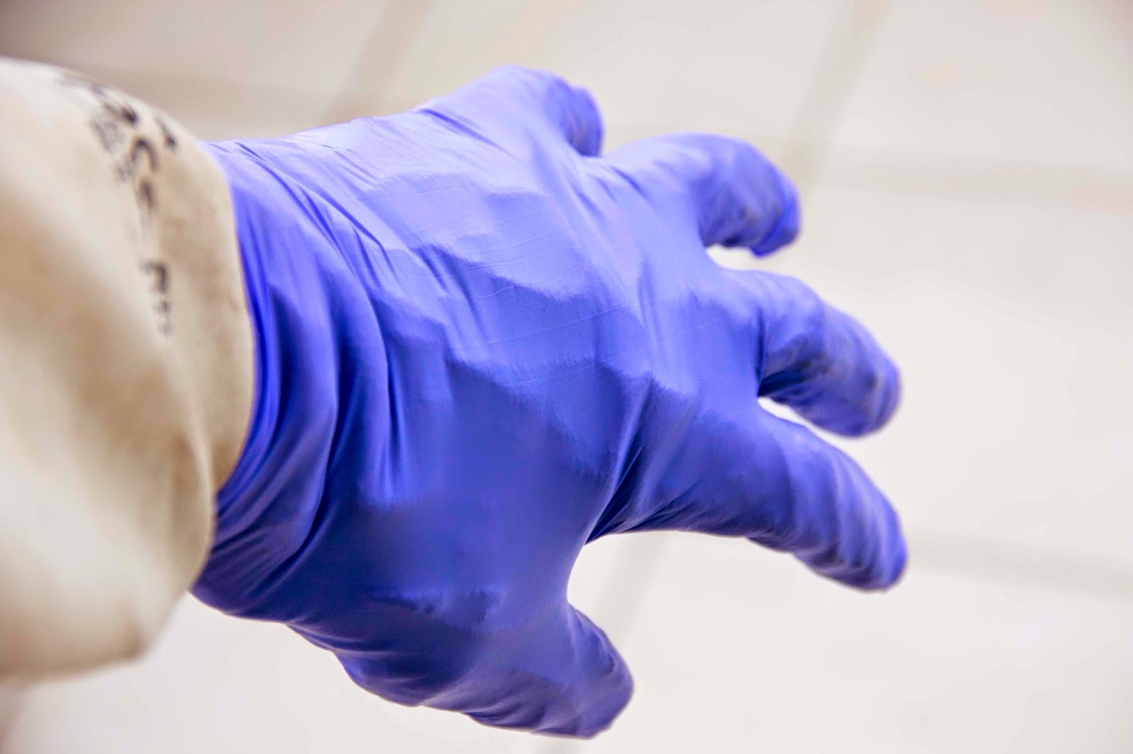 Όλα μέλι λάδι στη Μάνη: Προστασία δερμάτινου γαντιού από την πρόπολη με ...