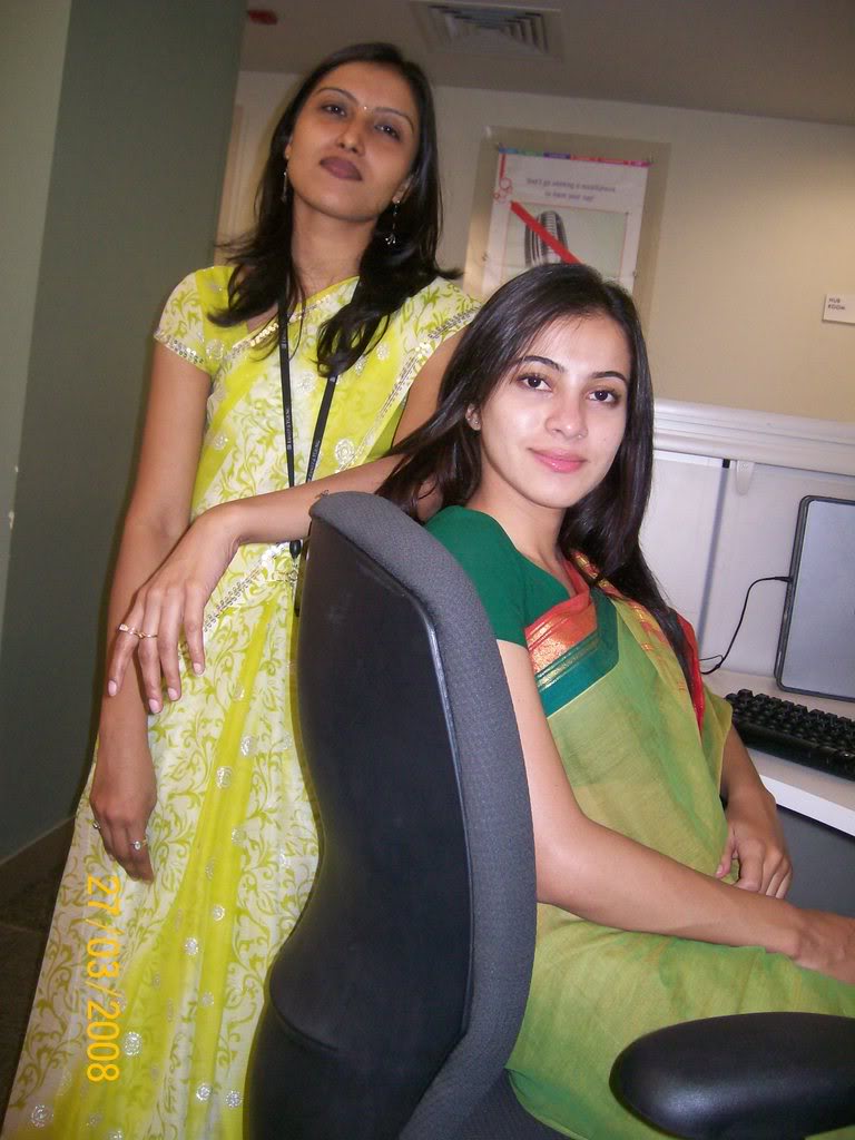 Beautiful Desi Girls: ladies working in pleasent office environment
