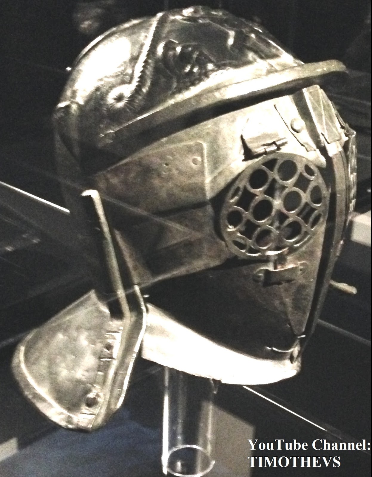 Provocator Gladiator Helmet