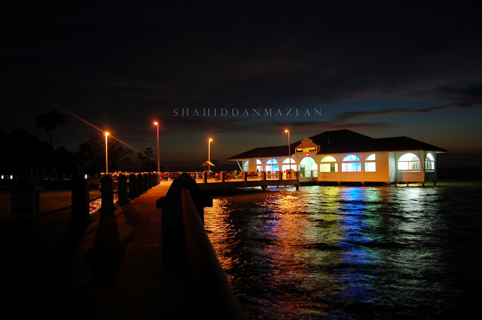 Syahiddmilikku: Restoran Ikan Bakar Terapung Fort Supai, Kuala Linggi.