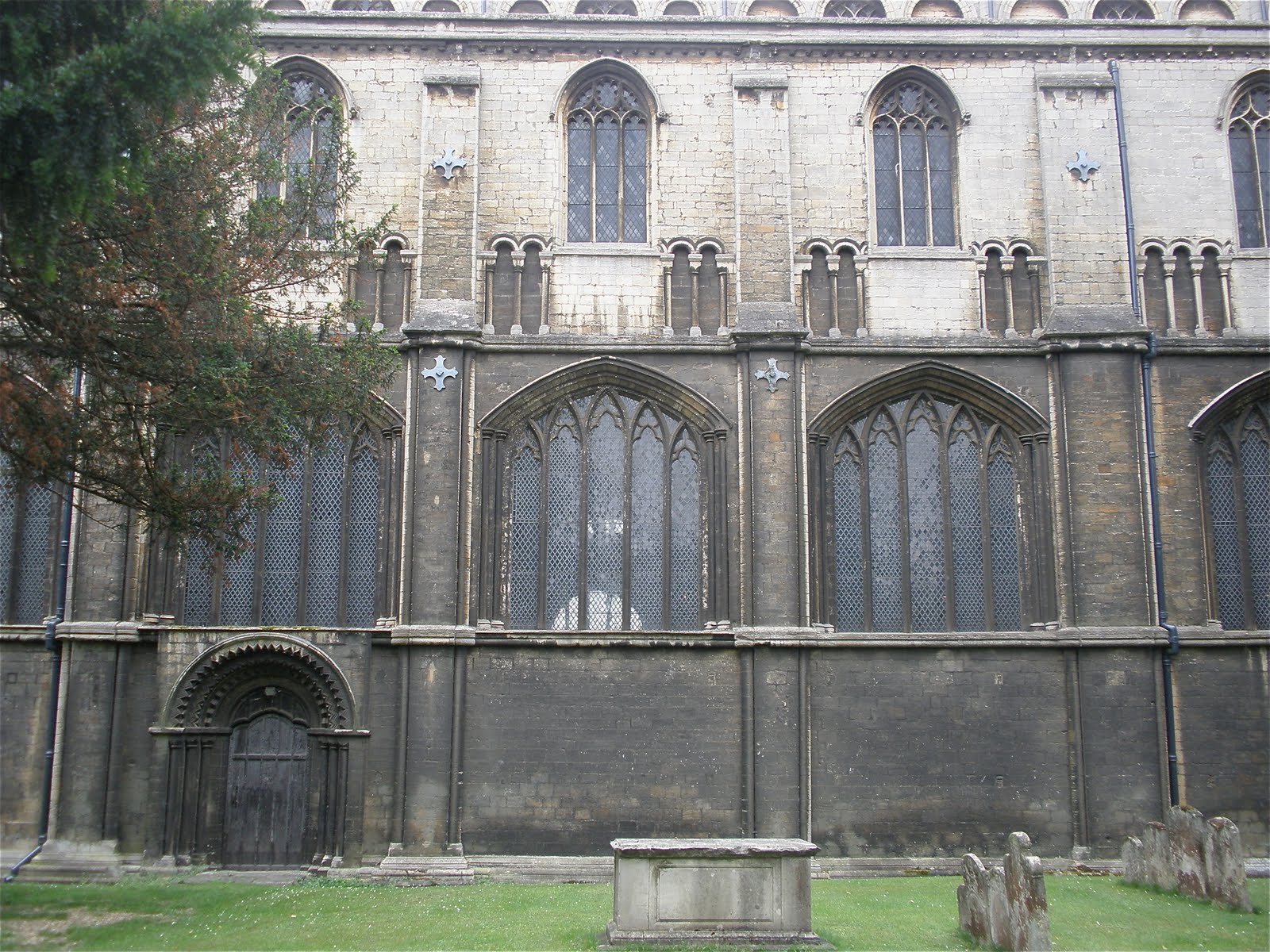 guttae: Peterborough Cathedral: Exterior
