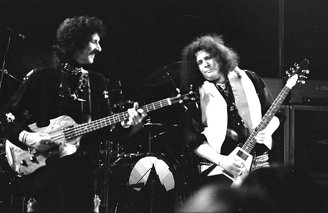 «ΠΟΤΕ ΜΗΝ ΚΑΝΕΙΣ ΔΩΡΟ ΣΤΗ ΓΥΝΑΙΚΑ ΣΟΥ ΠΕΡΙΣΤΡΟΦΟ». Η ΔΟΛΟΦΟΝΙΑ ΤΟΥ ...