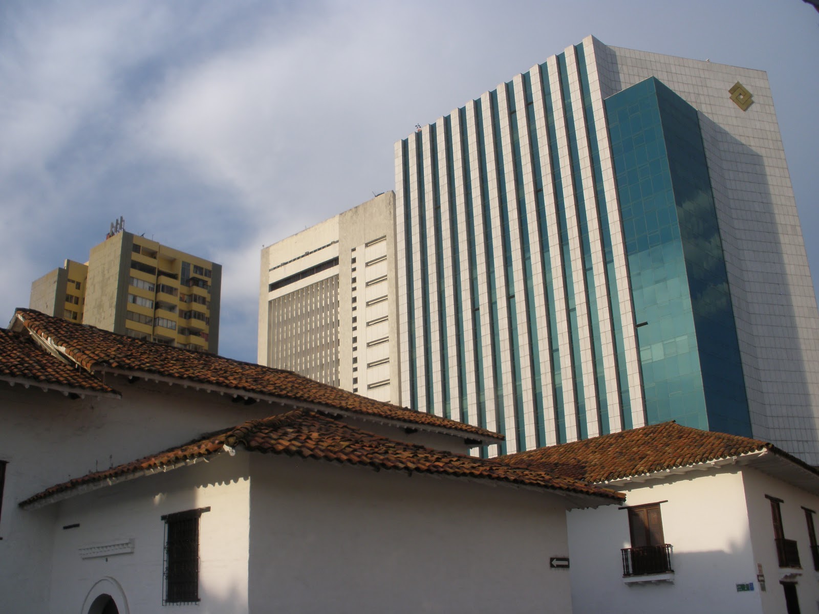caliescali: Fotos de algunos edificios del Centro Histórico de Cali