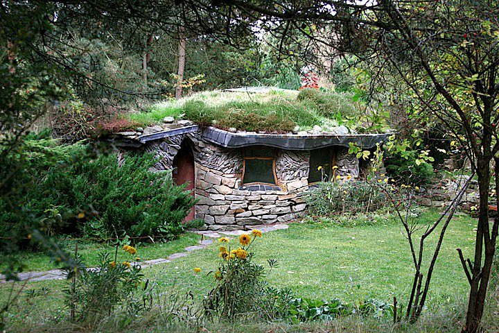 Moon to Moon: Beautiful, Natural, British Homes....