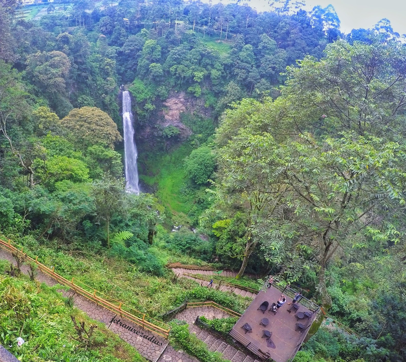 Curug Cimahi yang Penuh Pelangi - Jetrani