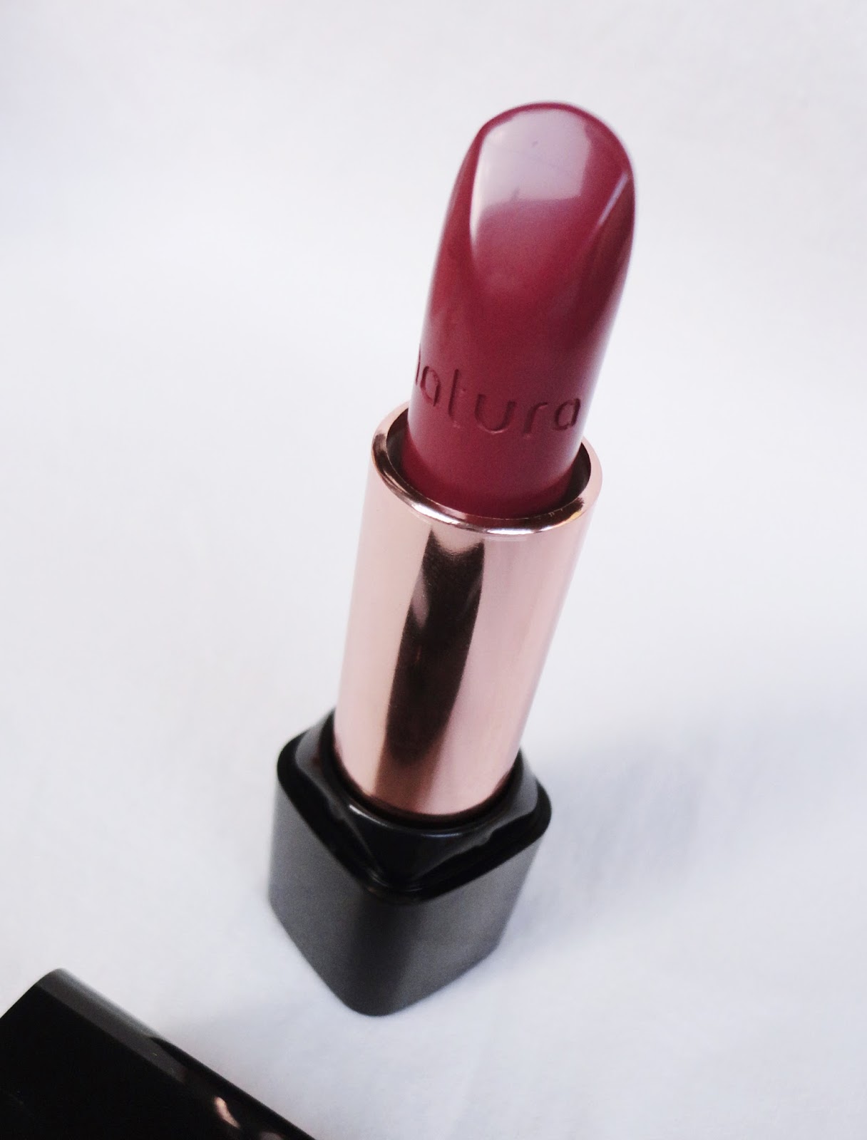 Garota No Topo: Batom Matte Vinho 50 - Natura Una