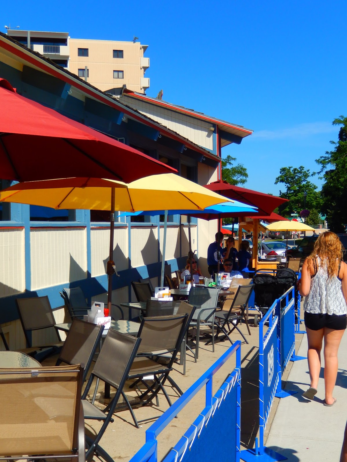 Paper Cut Screams: Popeye's Restaurant on Lake Geneva in Wisconsin
