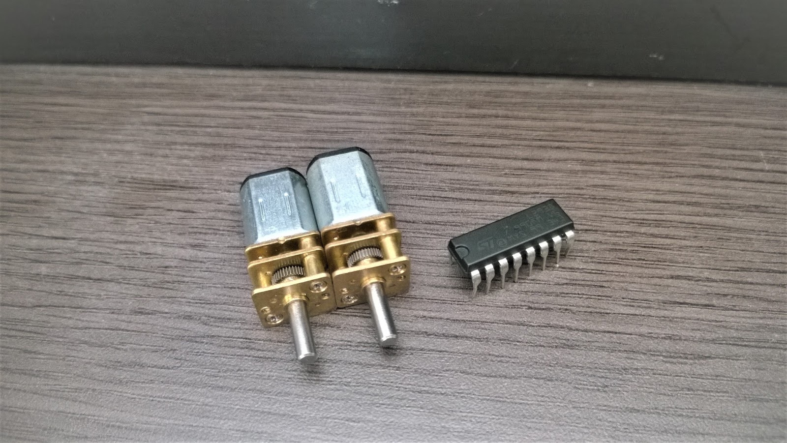 Motores DC con Arduino. Varios ejemplos