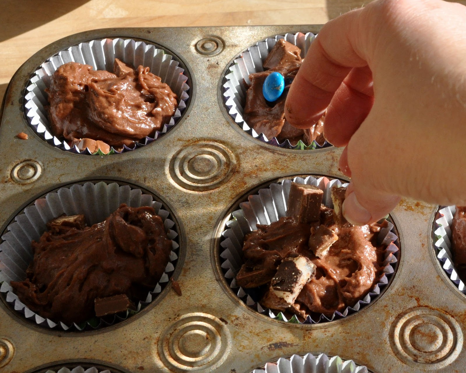 Beki Cook's Cake Blog: Leftover Halloween Candy Cupcakes