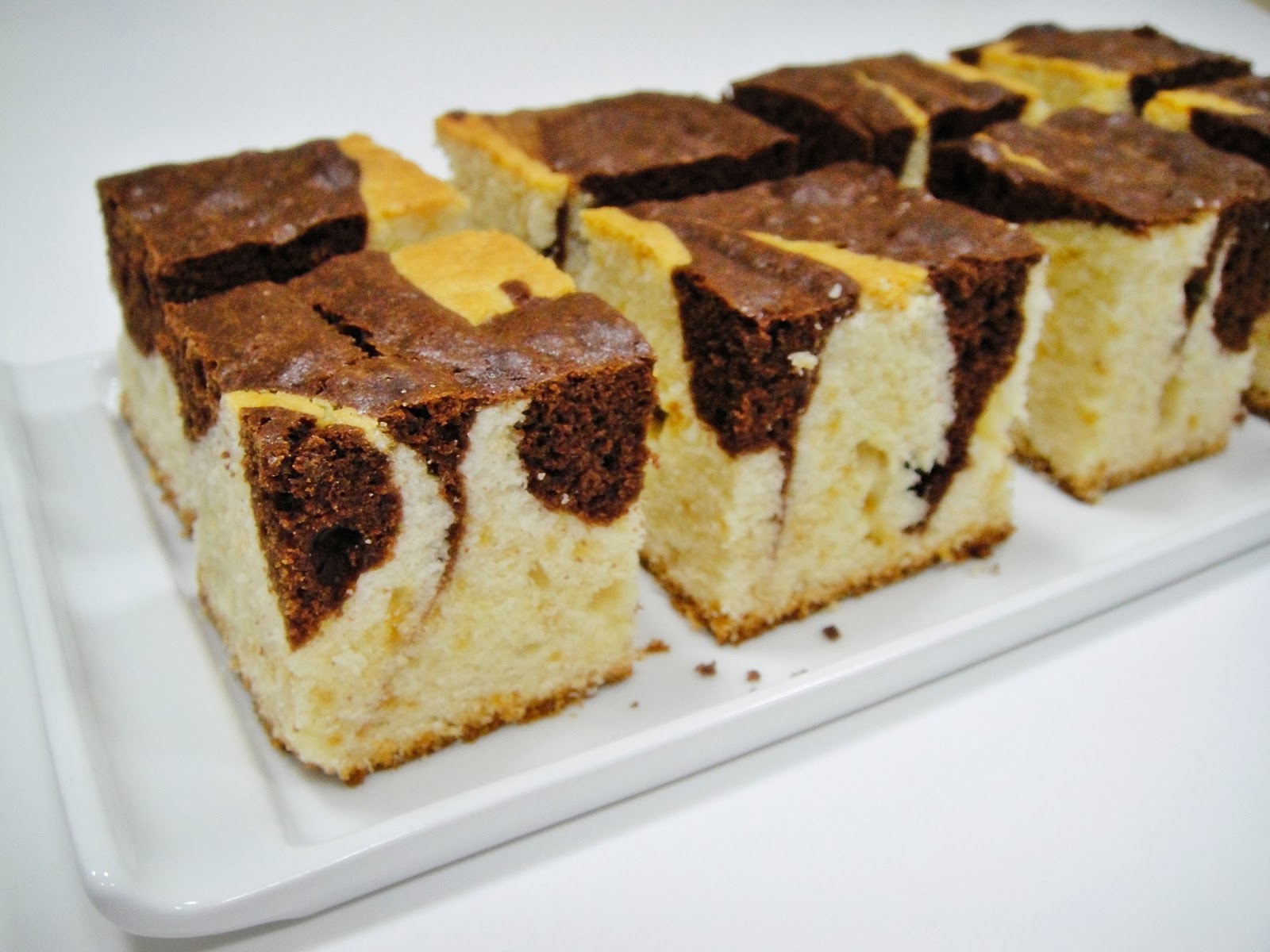 Maryam's Culinary Wonders: 586. Tray Marble Cake