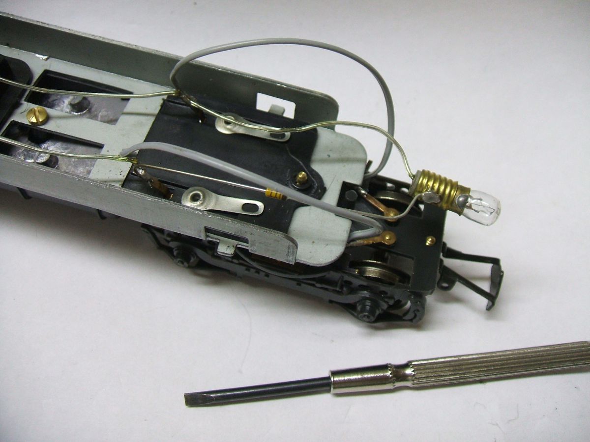 Le train d'olivier: Fonctionnement amélioré pour anciens châssis Jouef