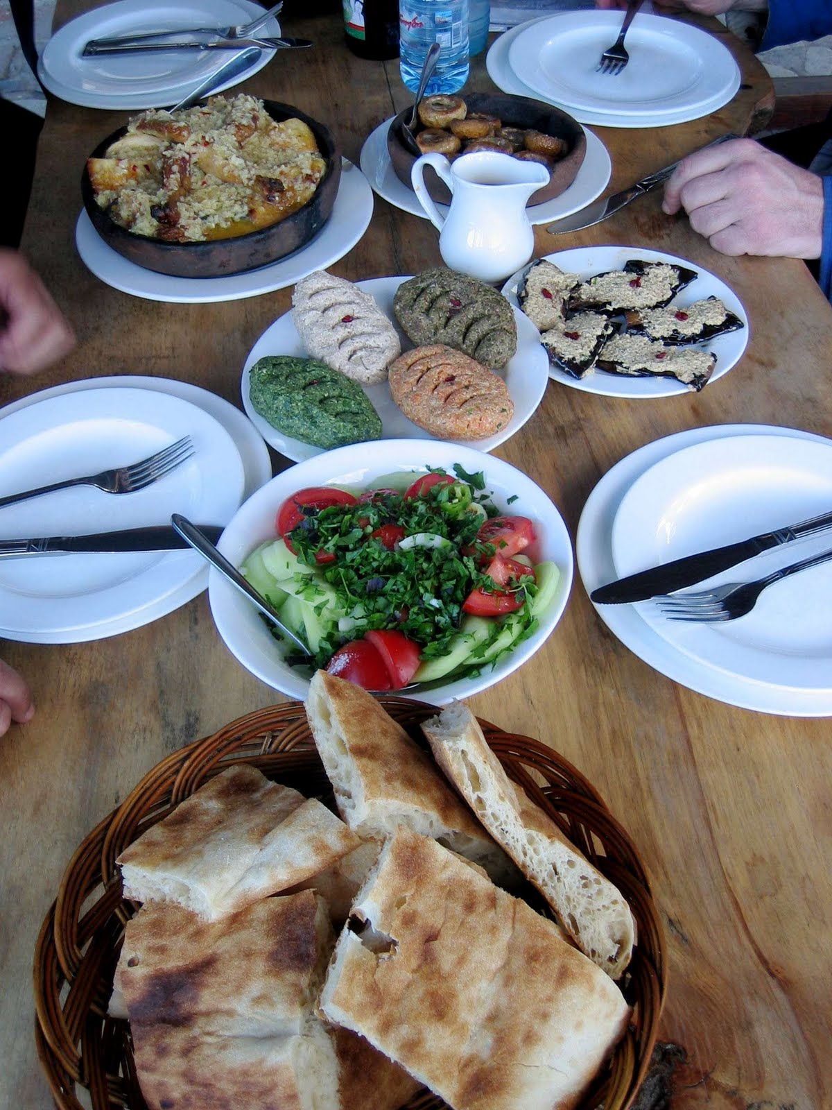 Pongi Travel: Georgian Feasts