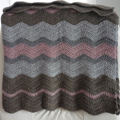 While Henry Naps: Ripple Blanket Pattern from Attic24