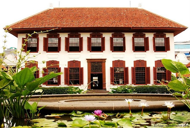 7 ARSITEK LEGENDARIS INDONESIA ~ ARCHITECTURE