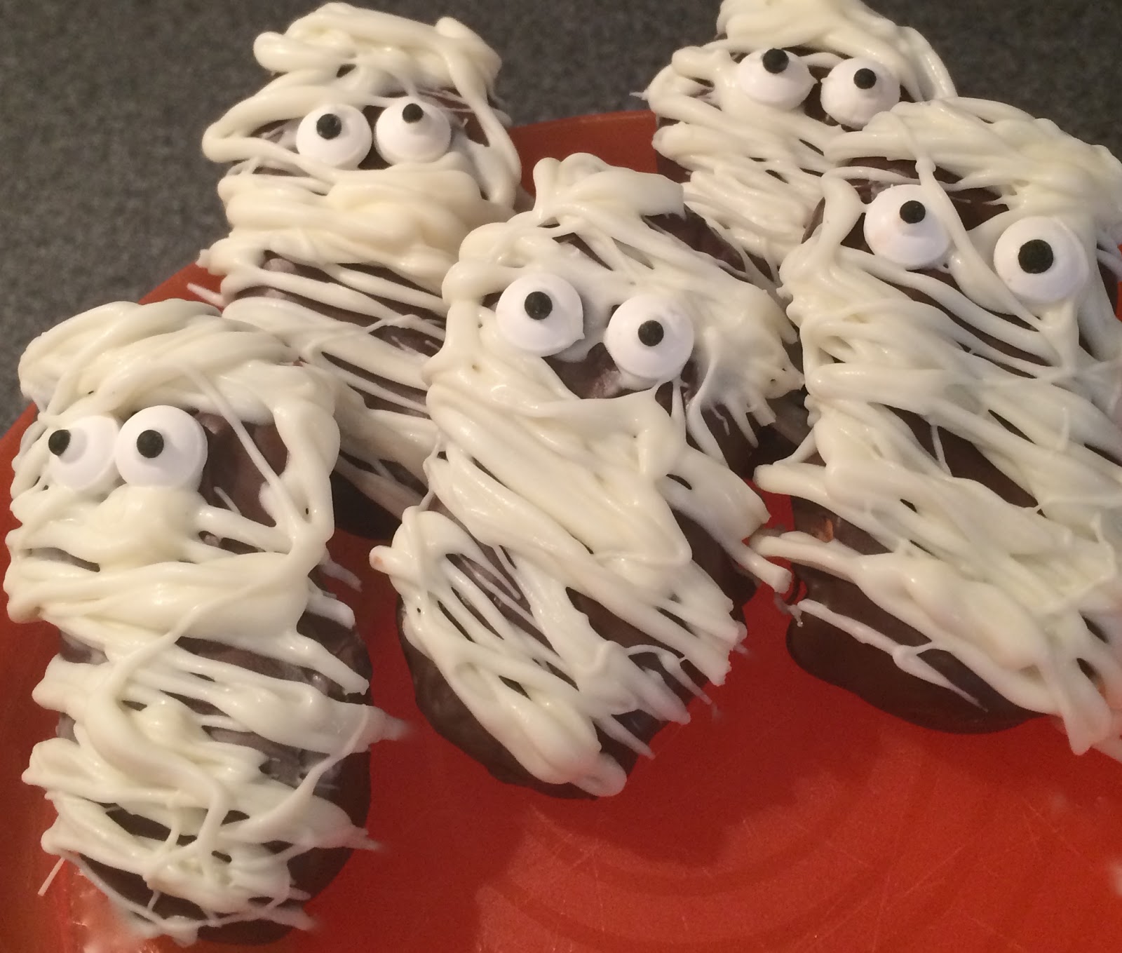 Memories Made Sweet: Halloween Nutter Butter Fun Part 1