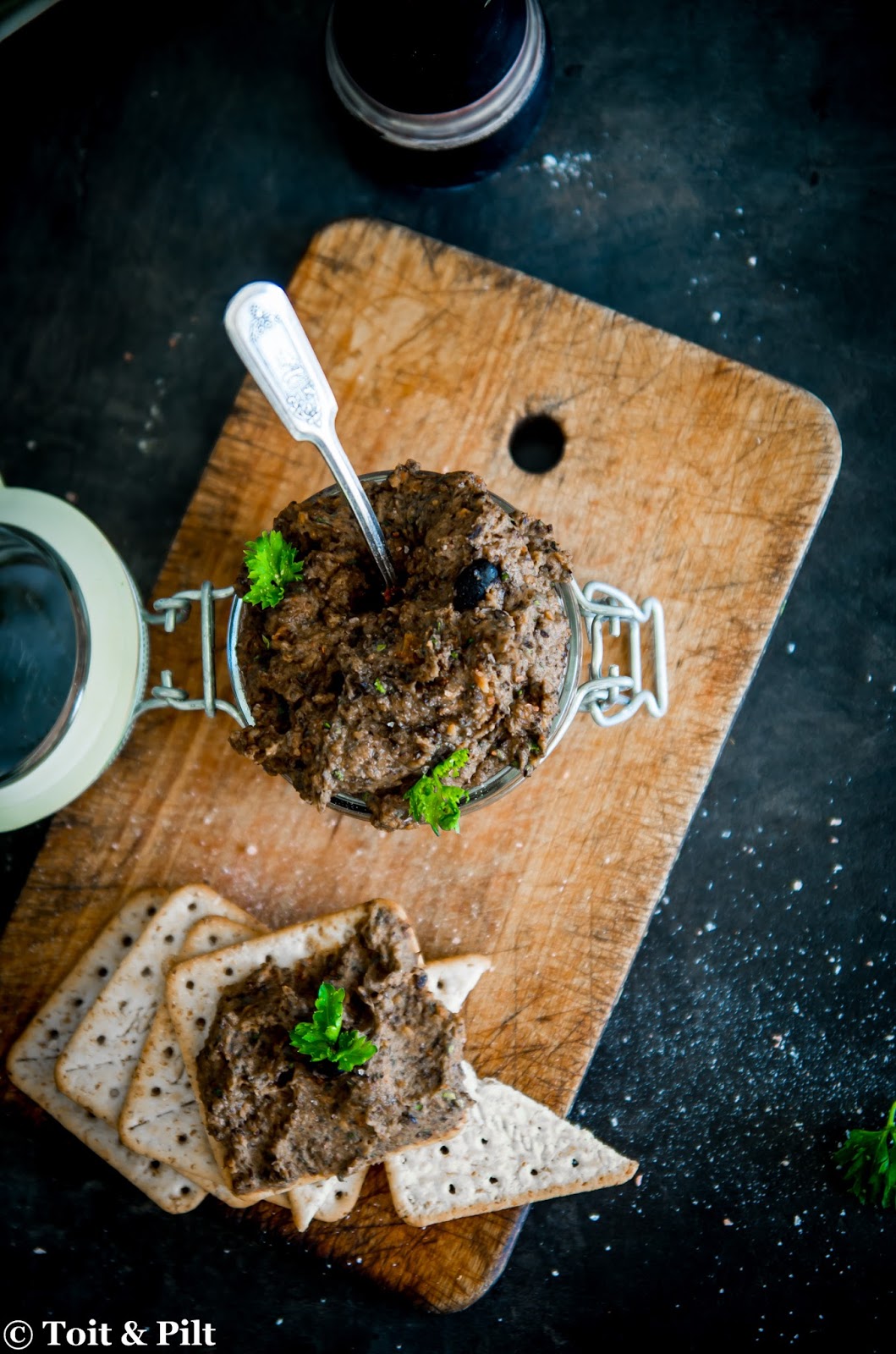 TOIT & PILT: Musta oa pasteet