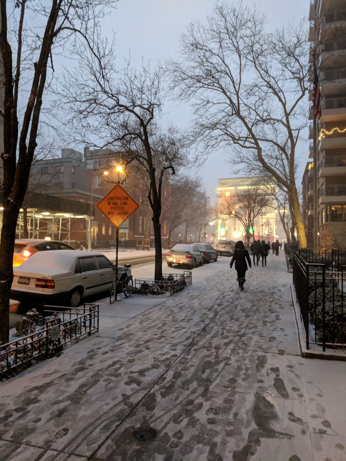 CHINAR SHADE : SNOW FALL IN MANHATTAN NEW YORK..JANUARY 2018