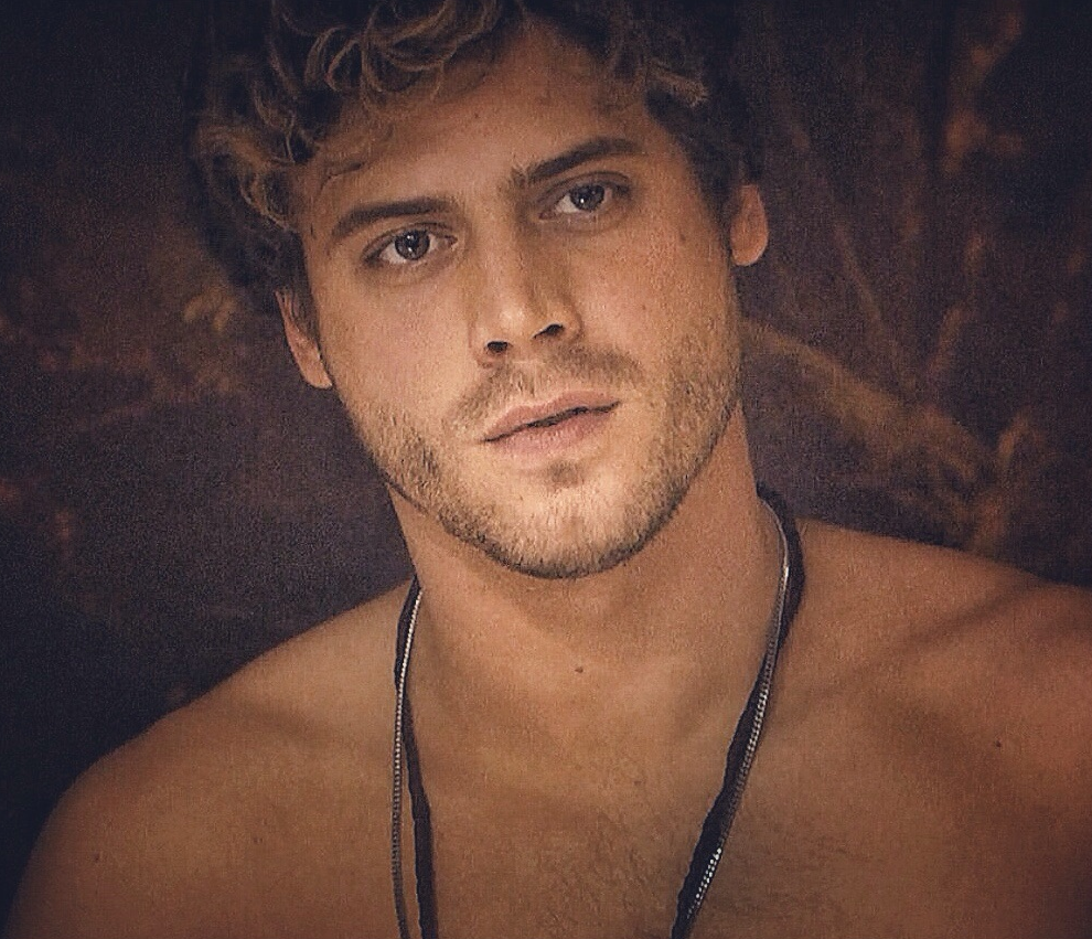 Francois Arnaud Sin Camisa