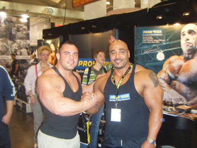 world bodybuilders pictures: musclesbuilder gary bognar passing time ...
