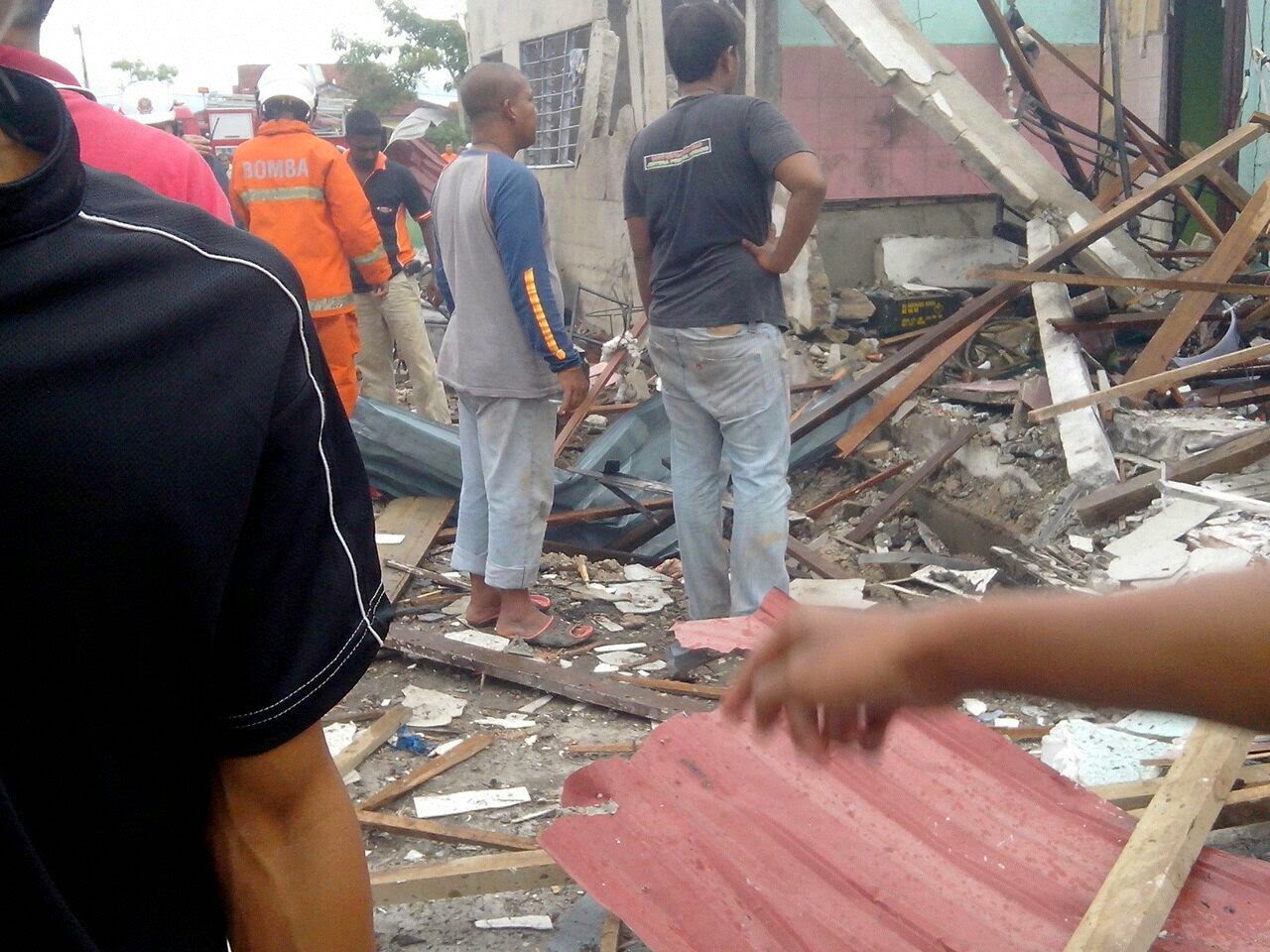 "BOM" Meletup Di Taman Ria Mesra, Gurun. Kedah ~ Briged Kibaran Bendera