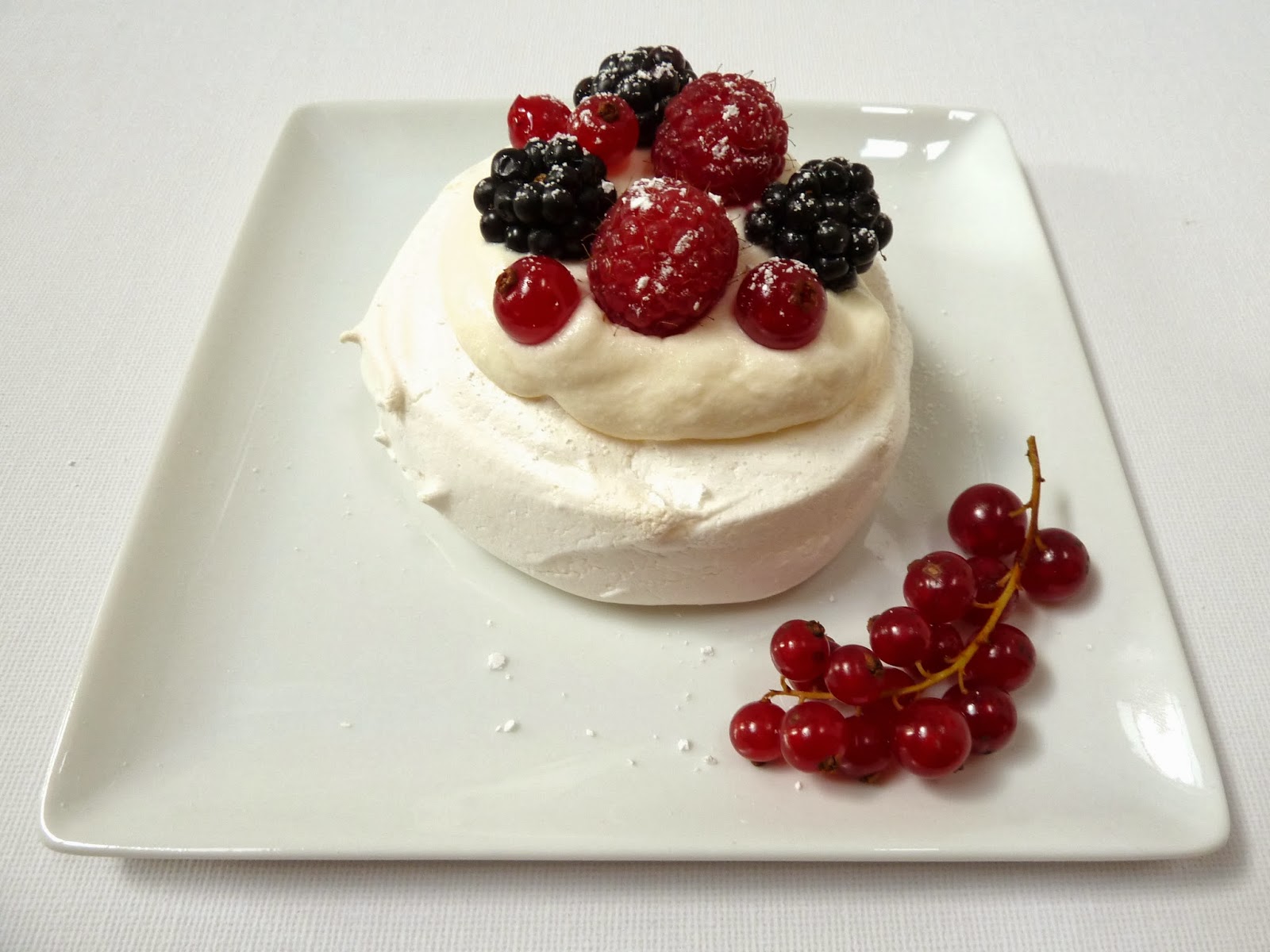 Pastélite: Mini Pavlovas con frutos del bosque