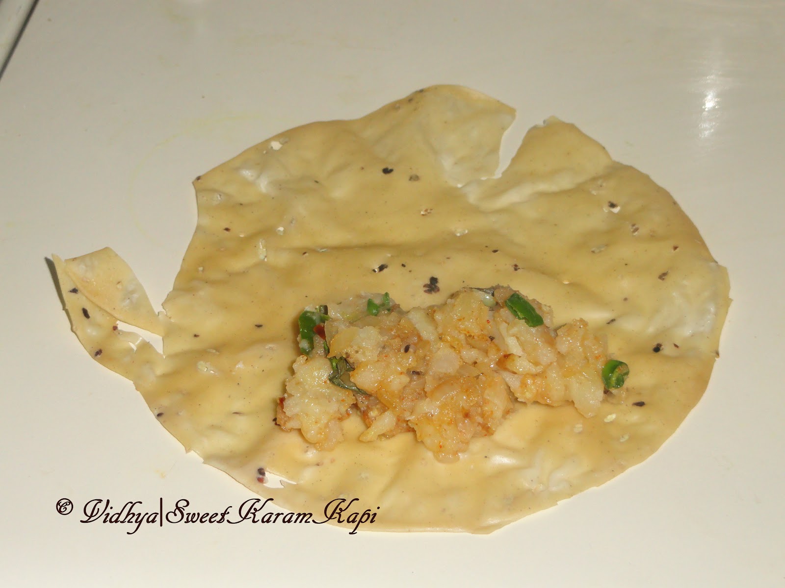 Sweet Karam Kapi :): Masala Papad Rolls