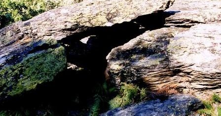 La Iberia Mágica: El Trilito de El Cravileju, Las Erías-Pinofranqueado