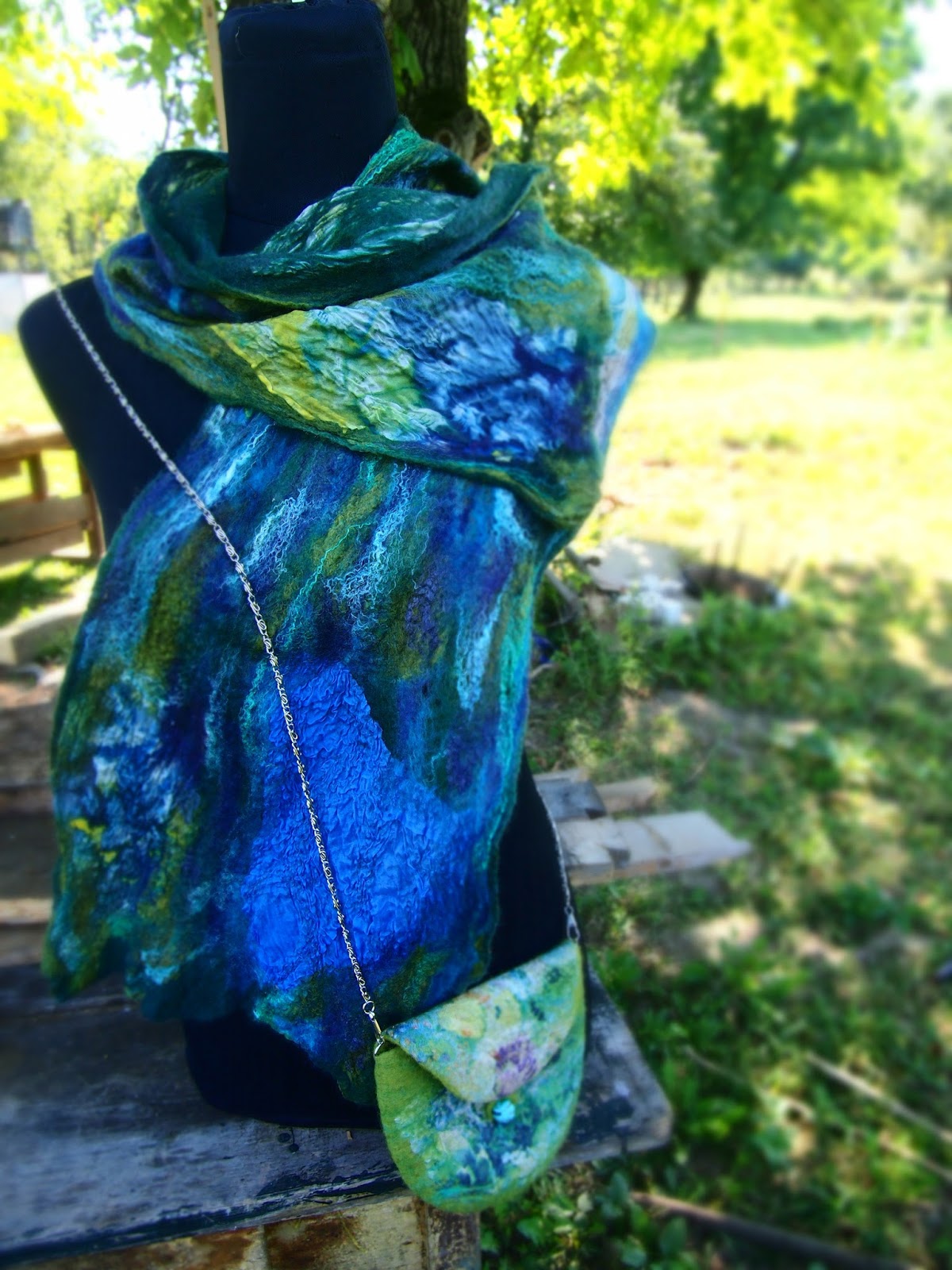 Eszter Nemez Műhelye: Selyem nemez/Nuno-nemez